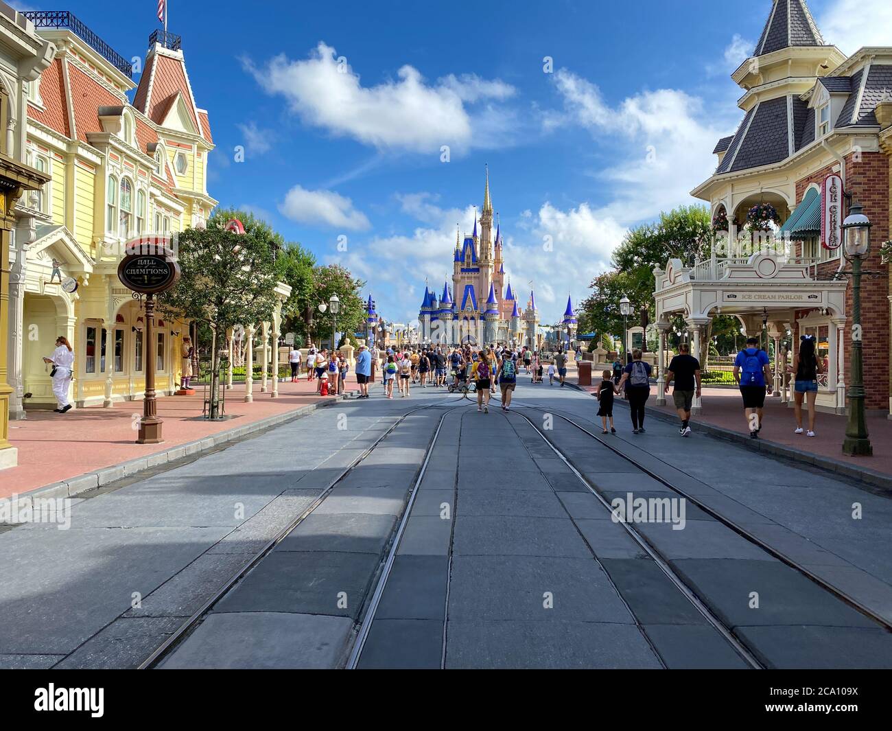 Disney main street usa hi-res stock photography and images - Alamy
