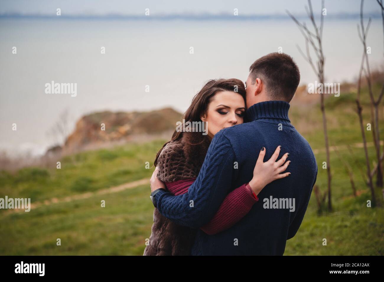 Kiss romance hugging hi-res stock photography and images - Alamy