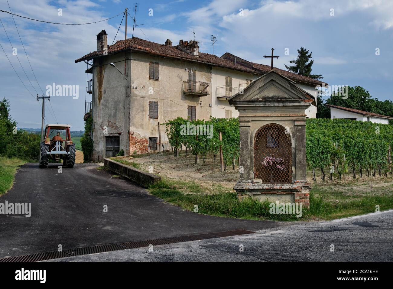 Typical italian country scene hi-res stock photography and images - Alamy
