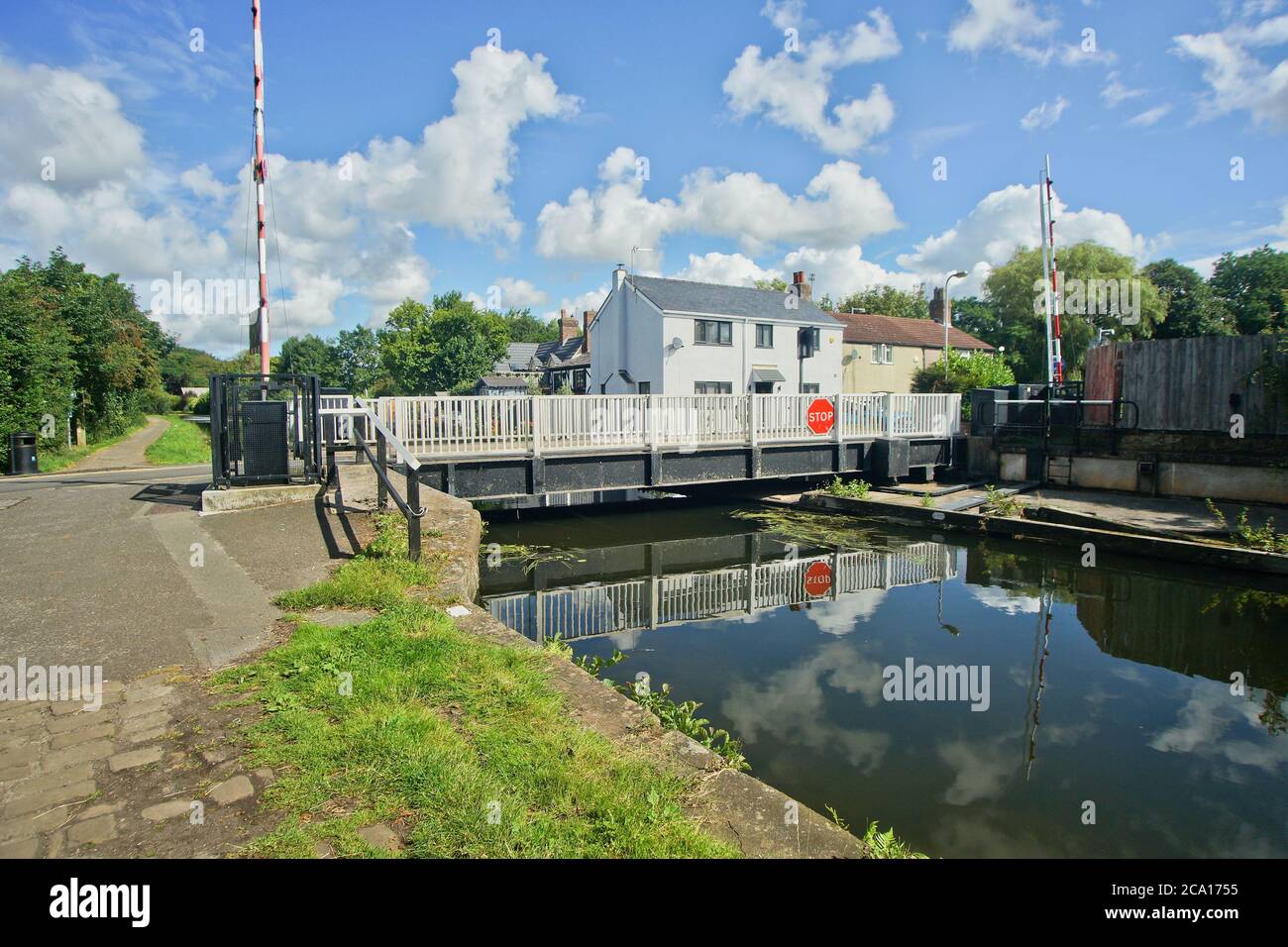Leeds Liverpool Canal, Maghull, Merseyside Stock Photo - Alamy