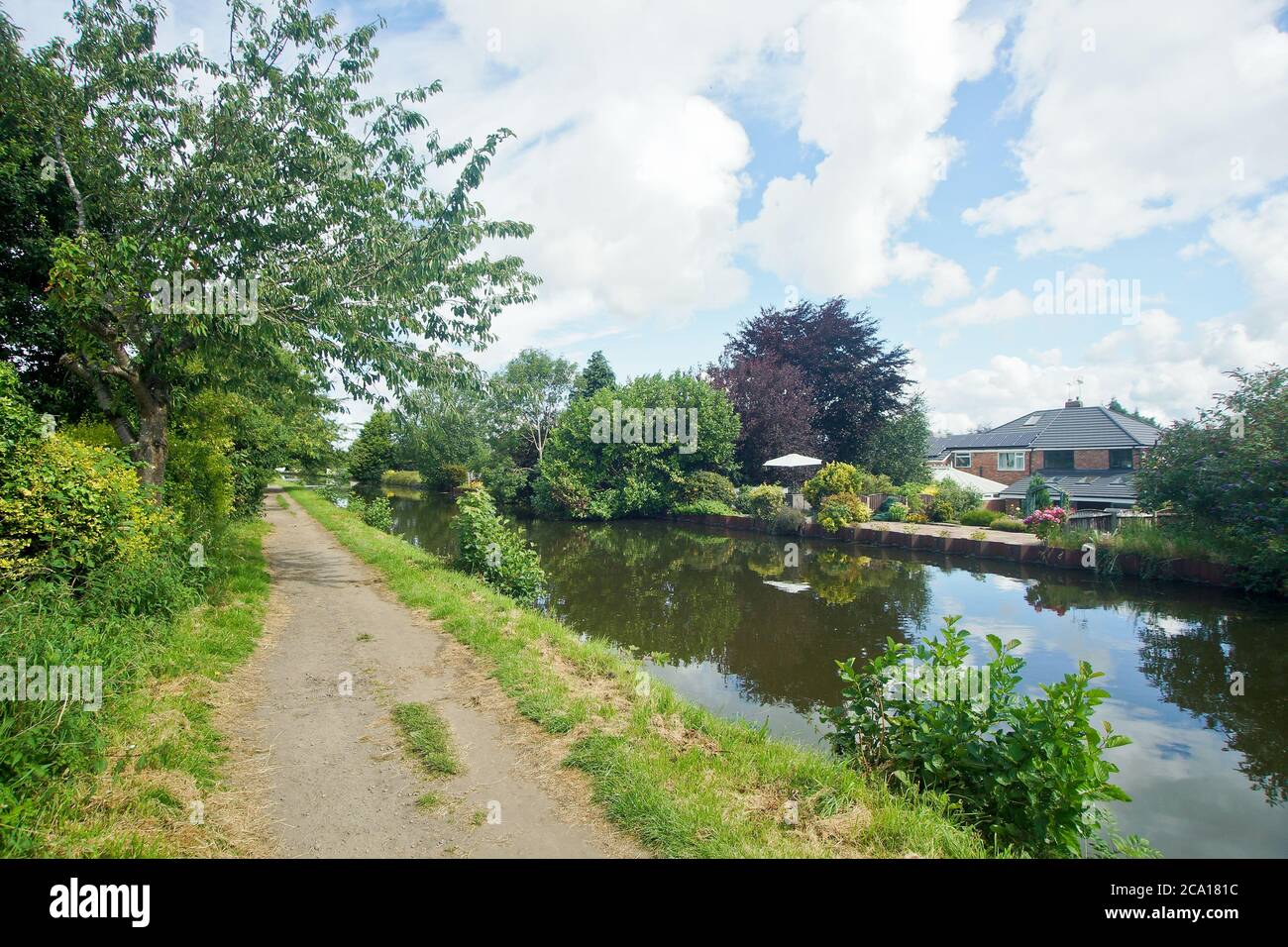 Leeds Liverpool Canal, Maghull, Merseyside Stock Photo - Alamy