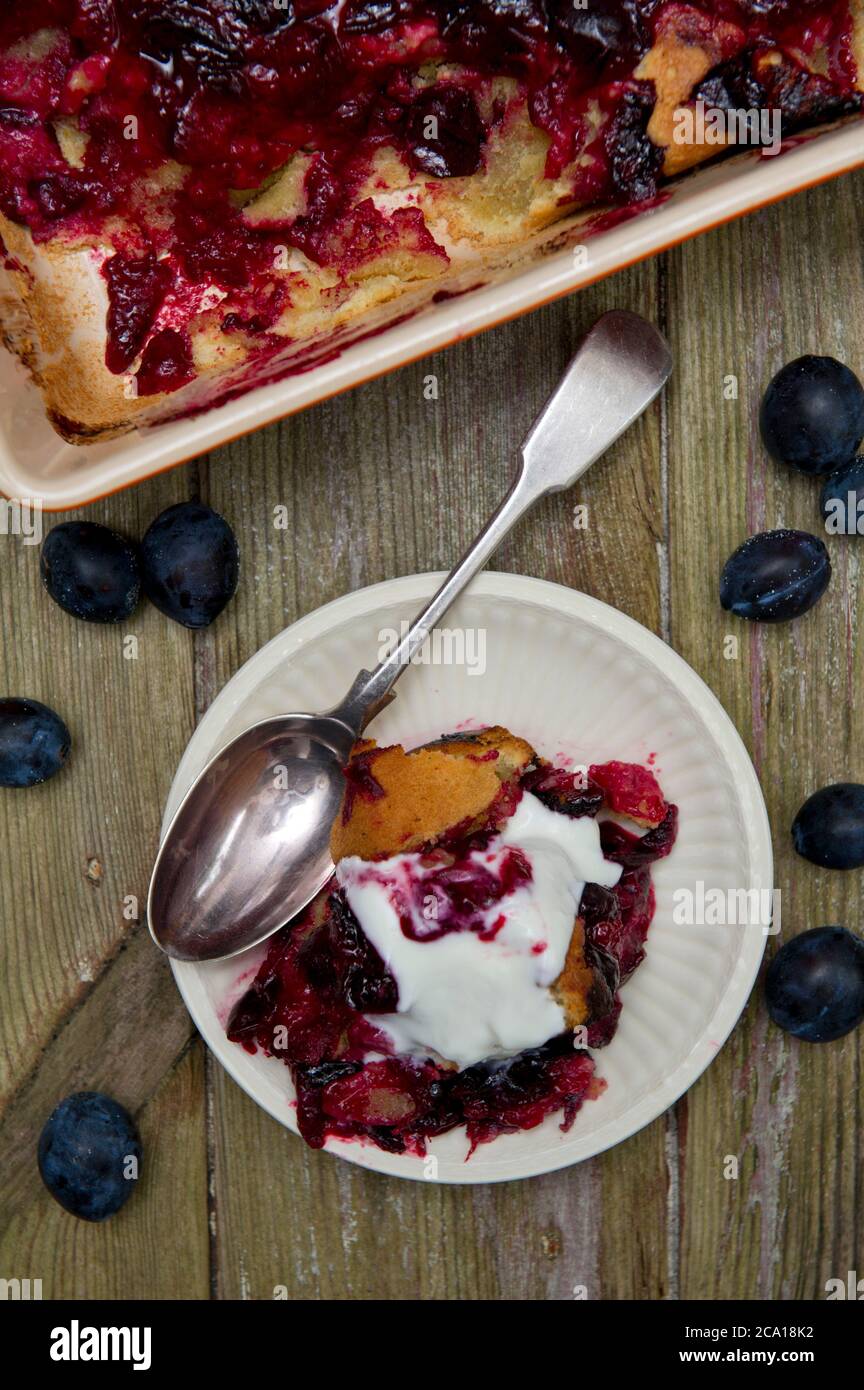A bowl of damson crumble pie Stock Photo - Alamy
