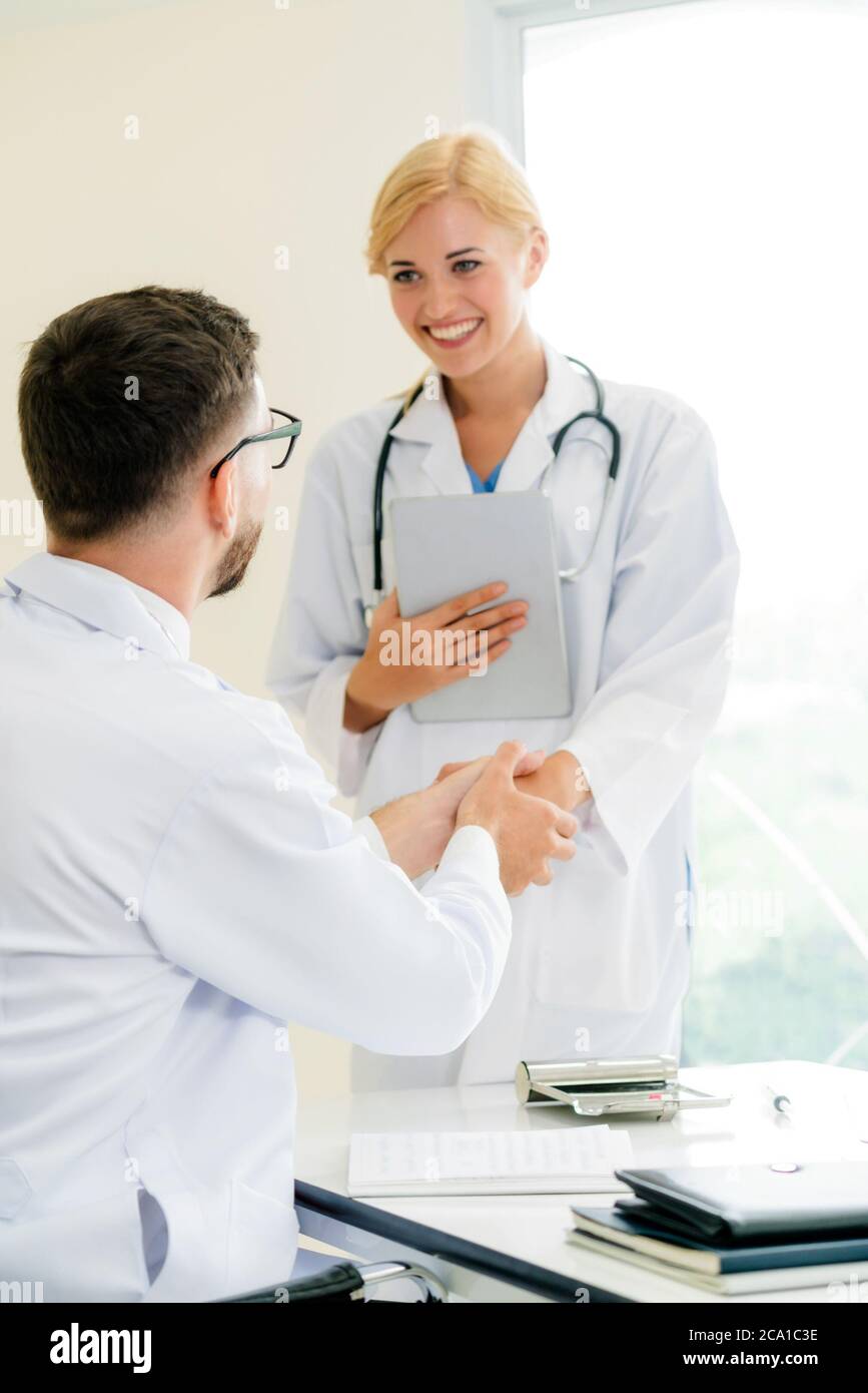 Doctor patient collaboration hi-res stock photography and images - Alamy