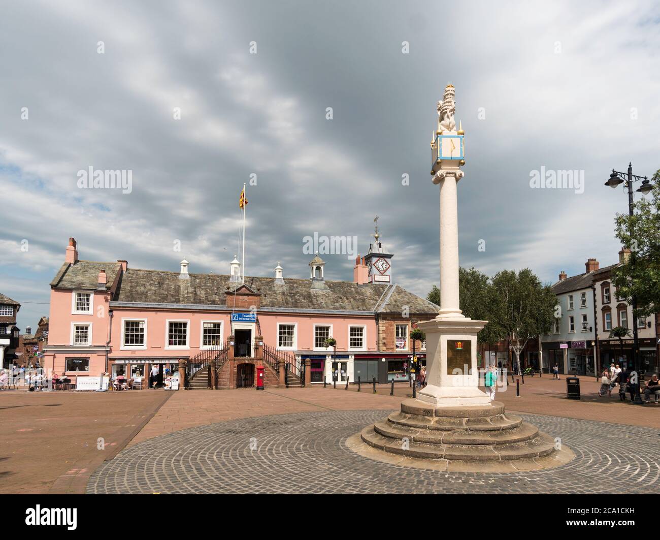 Carlisle market cross and old town hall hi-res stock photography and ...