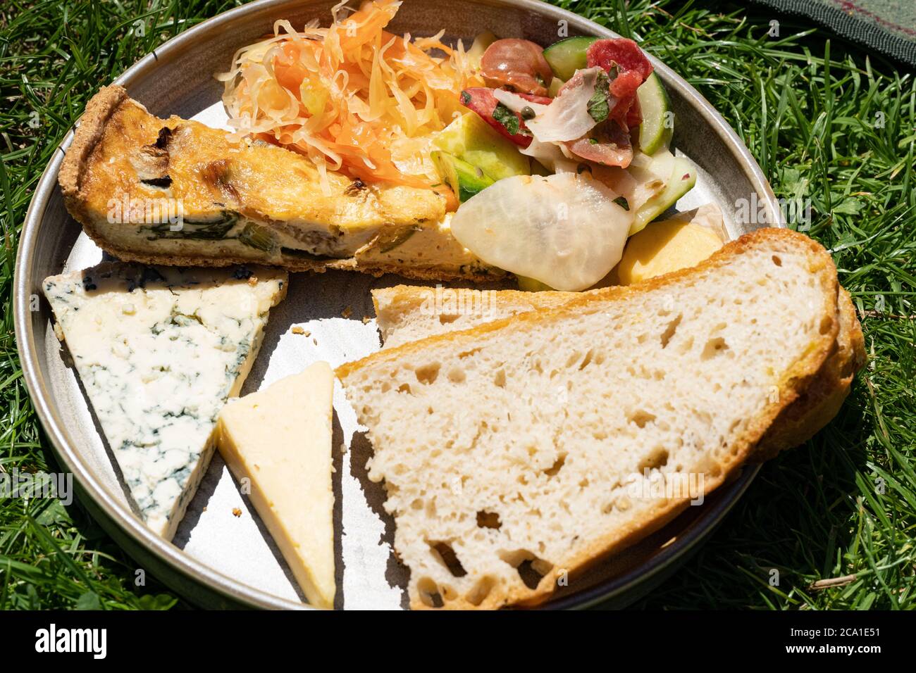 Picnic lunch hi-res stock photography and images - Alamy