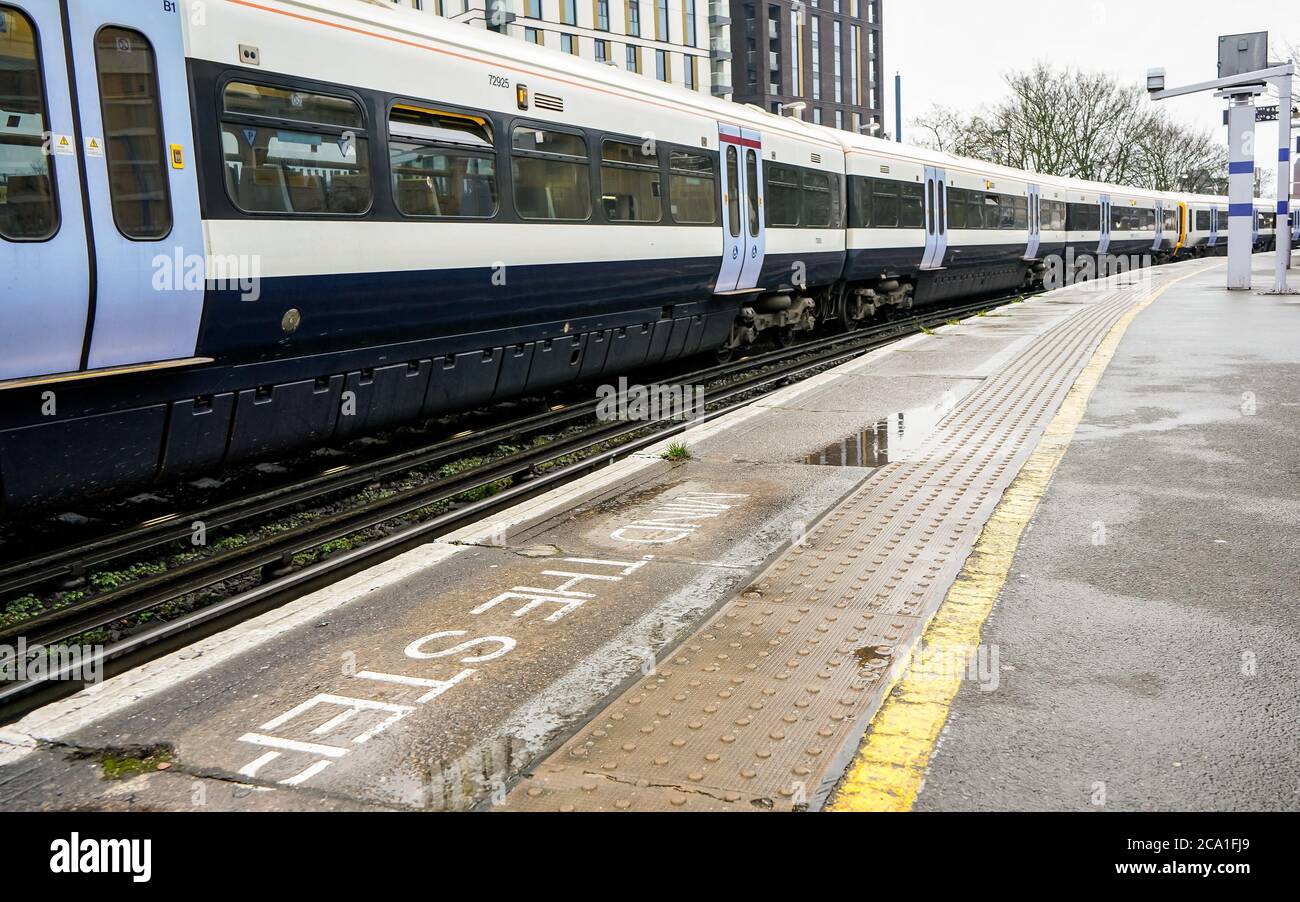 National rail train hi-res stock photography and images - Alamy