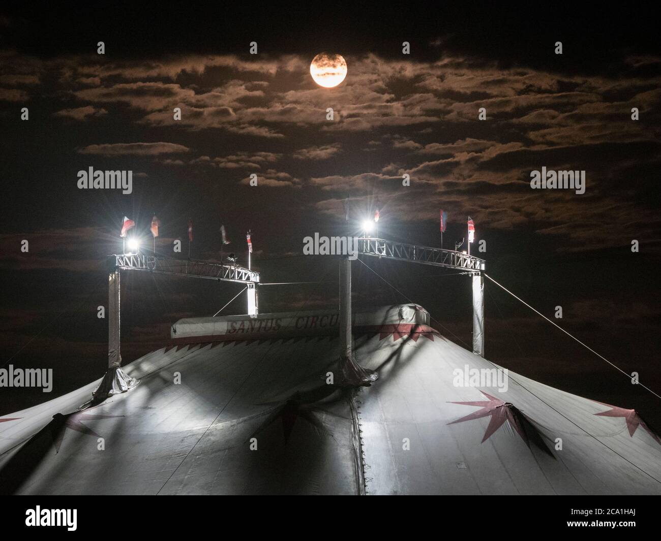 Santus circus 2020 hi-res stock photography and images - Alamy