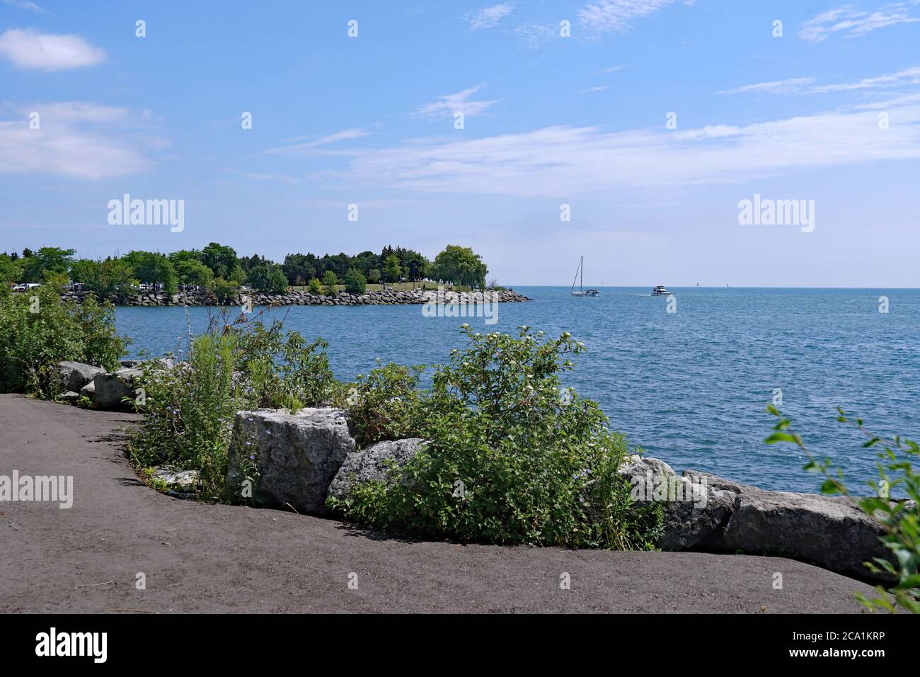 Stones beside tree day hi-res stock photography and images - Alamy