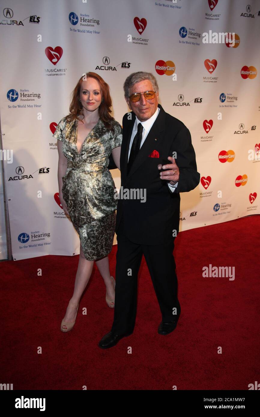 LOS ANGELES, CA - FEBRUARY 11: Tony Bennett Susan Crow arrives at the ...