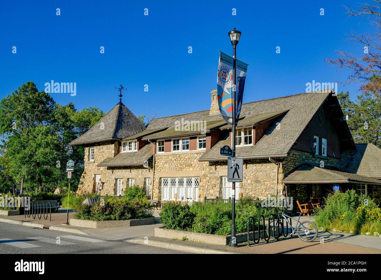 Jasper visitor centre hi-res stock photography and images - Alamy