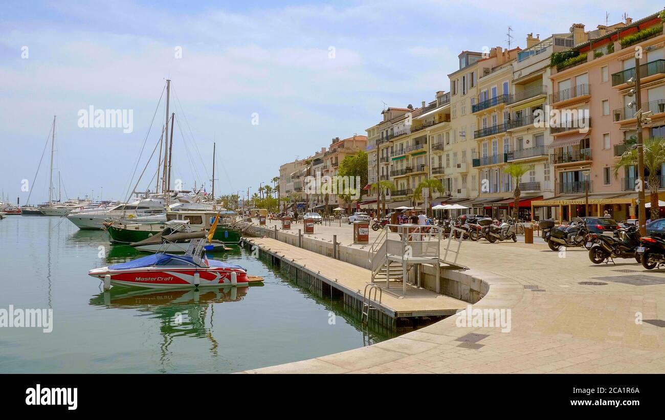 People walking on the promenade of Cannes - CITY OF CANNES, FRANCE ...