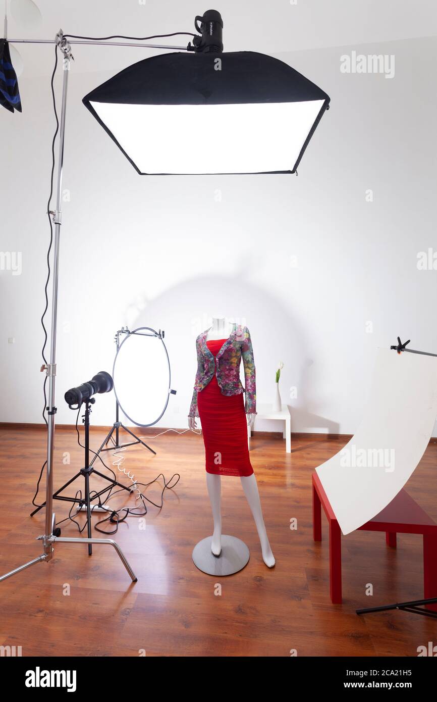studio flash isolated Stock Photo - Alamy