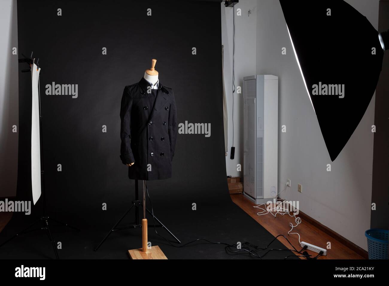 studio flash isolated Stock Photo - Alamy