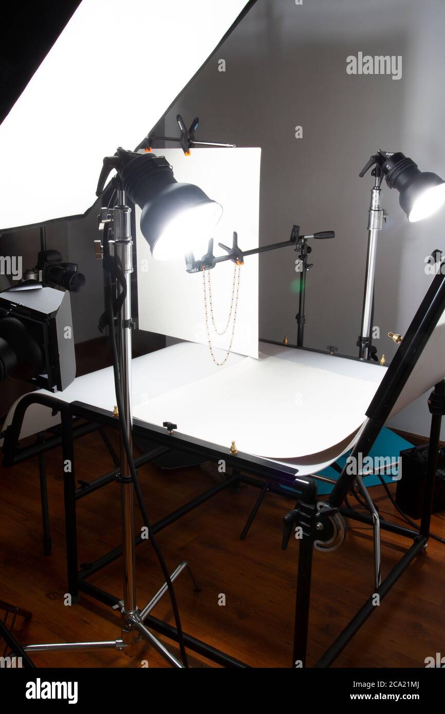 studio flash isolated Stock Photo - Alamy