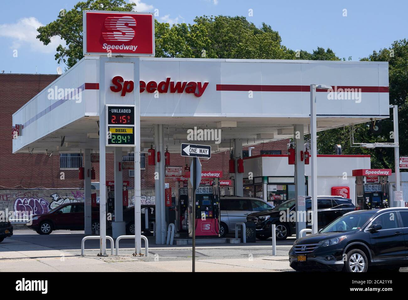 Speedway gas station hi-res stock photography and images - Alamy