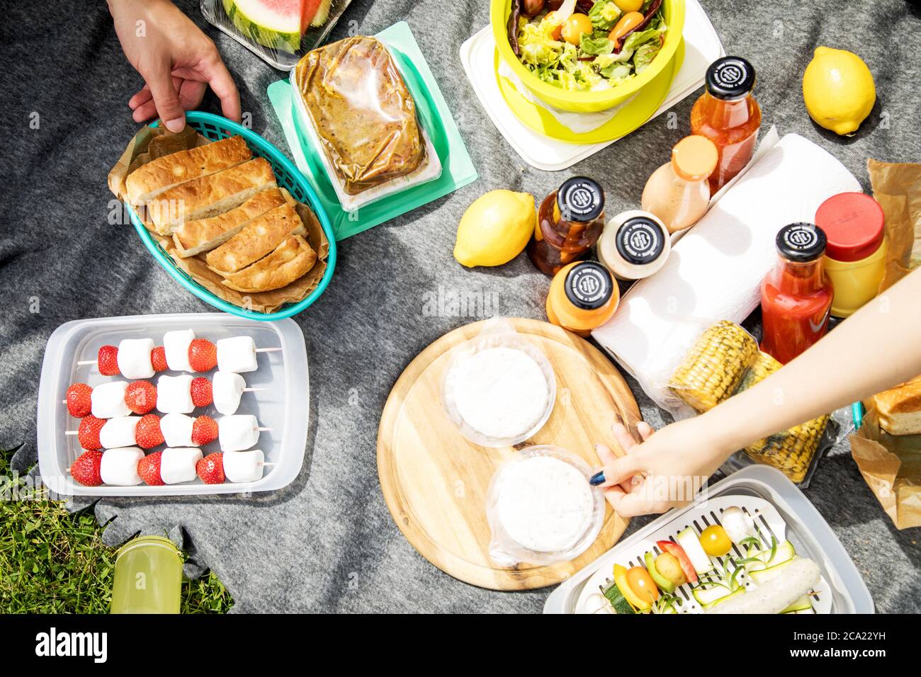 Wasps picnic food hi-res stock photography and images - Alamy