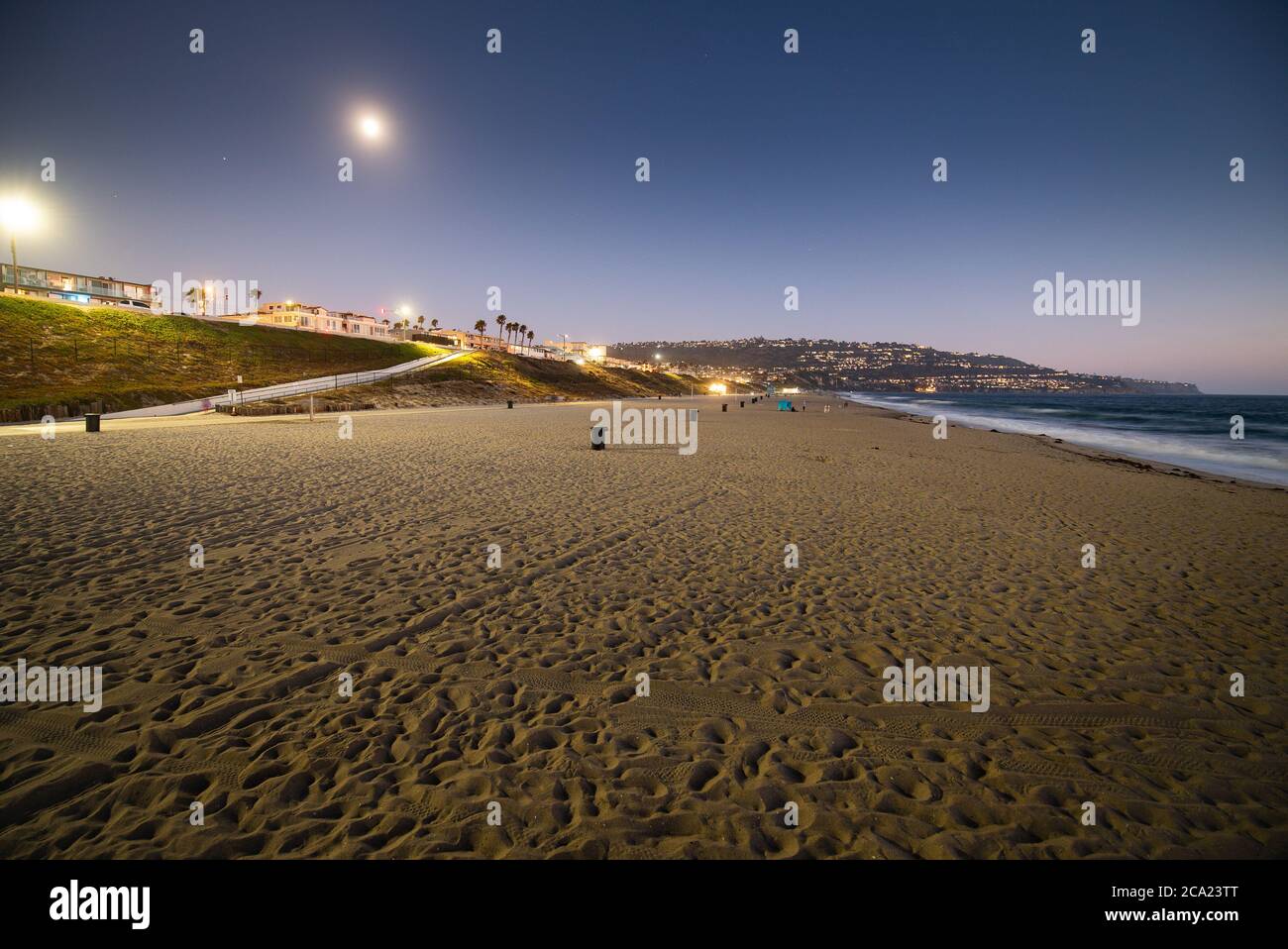 Night ocean landscape hi-res stock photography and images - Alamy
