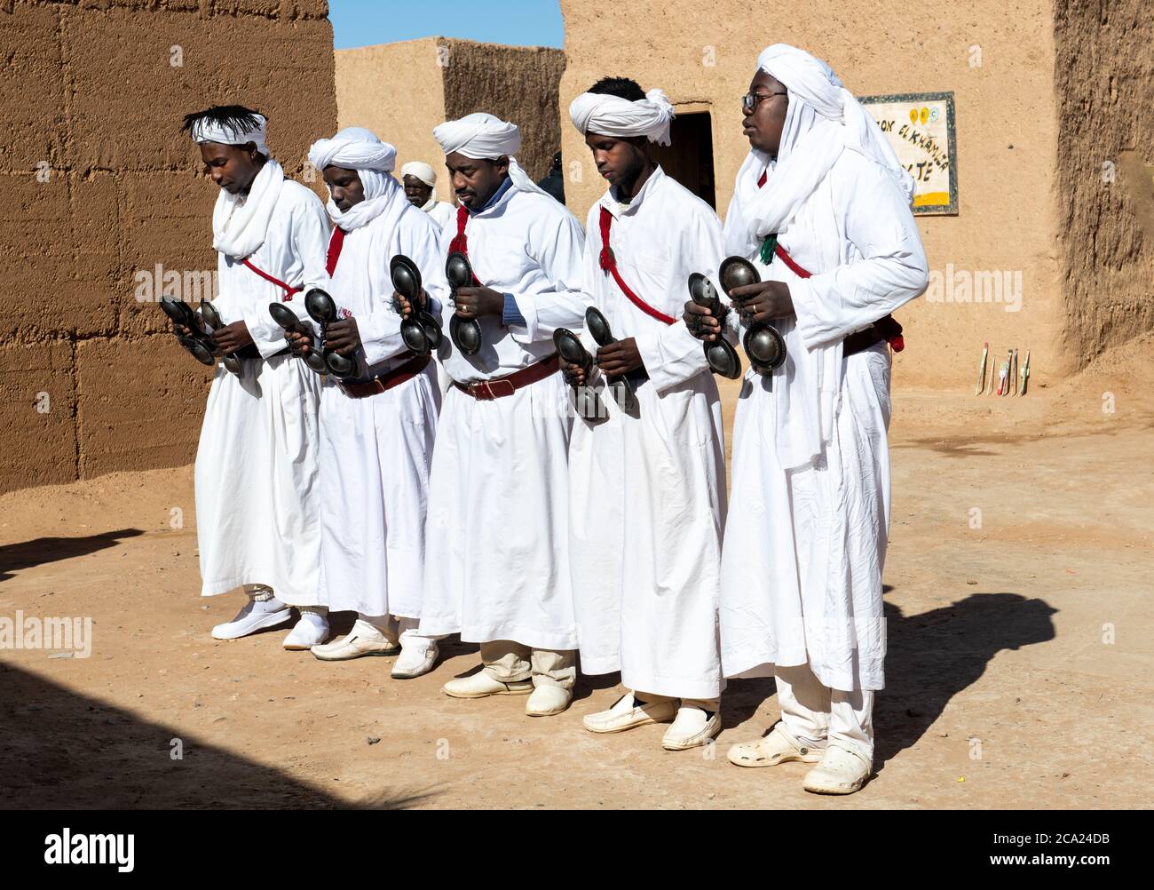 Ethnic Khamlia perform traditional music Stock Photo - Alamy