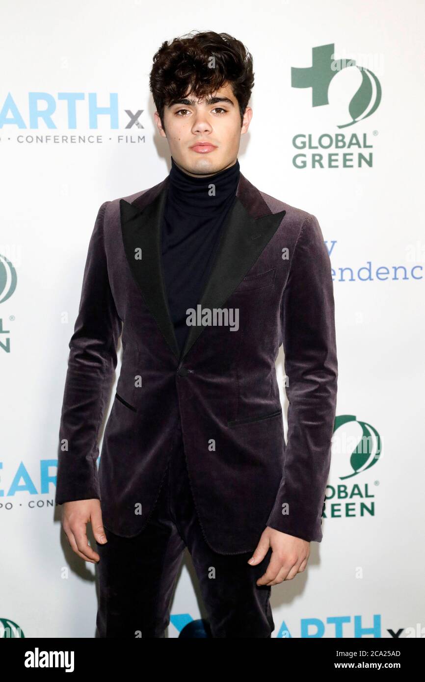 LOS ANGELES - FEB 28: Emery Kelly at the 15th Annual Global Green Pre ...