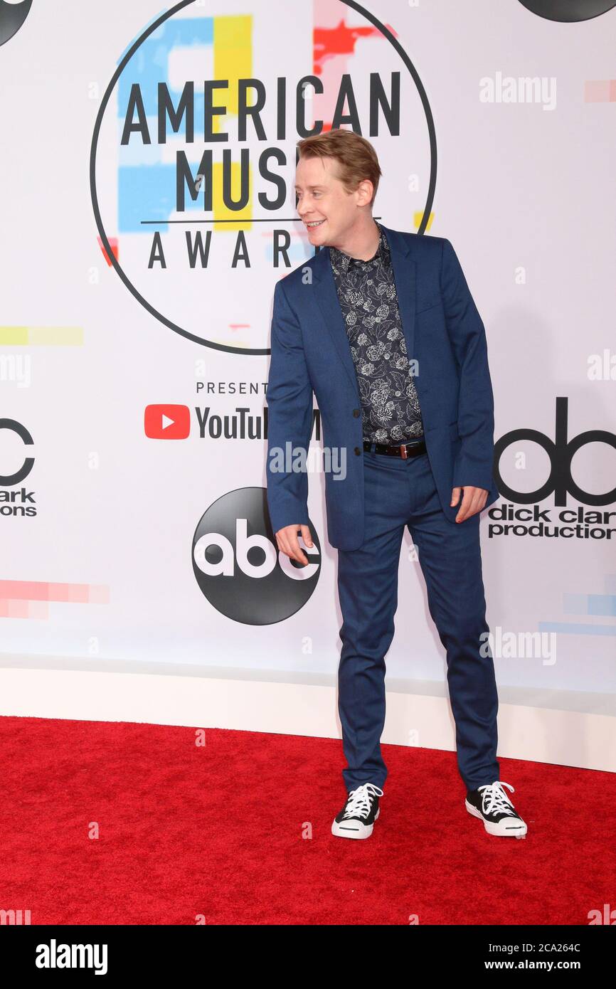 LOS ANGELES - OCT 9: Macaulay Culkin at the 2018 American Music Awards ...