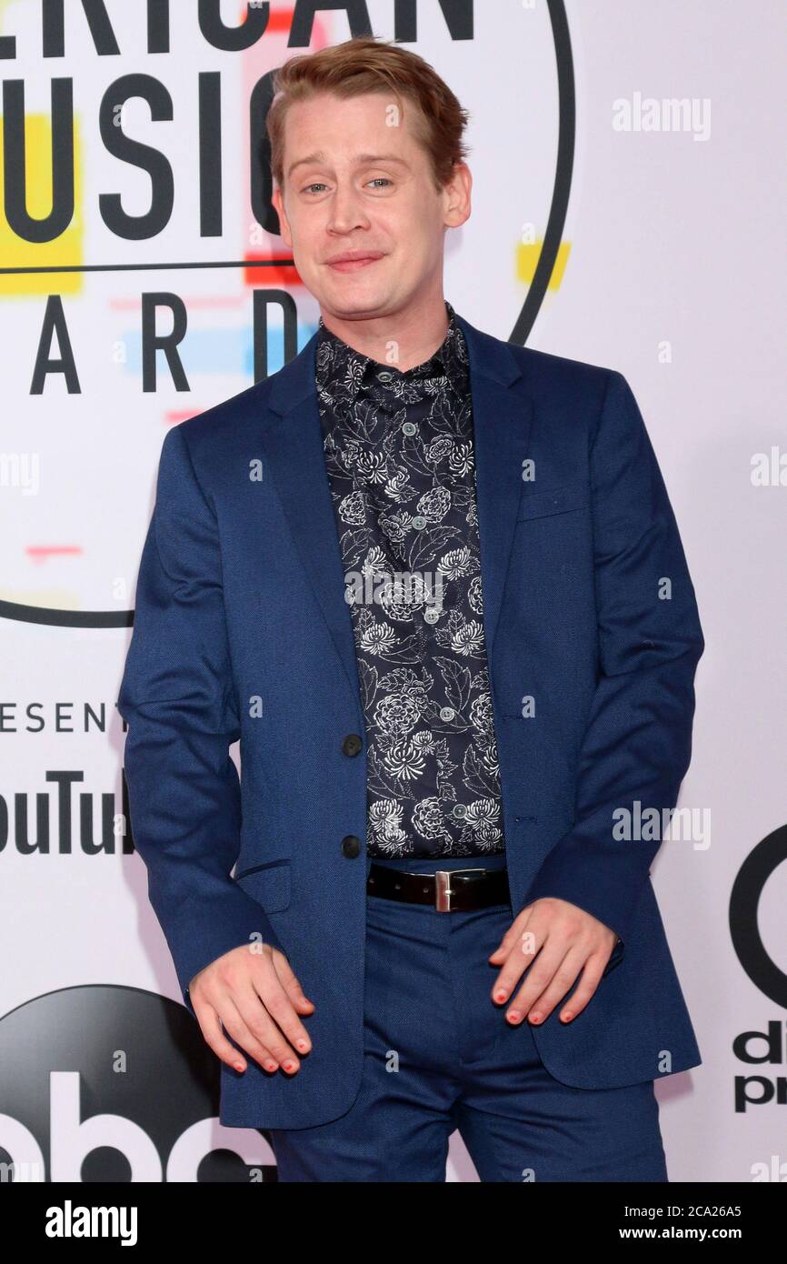 LOS ANGELES - OCT 9: Macaulay Culkin at the 2018 American Music Awards ...