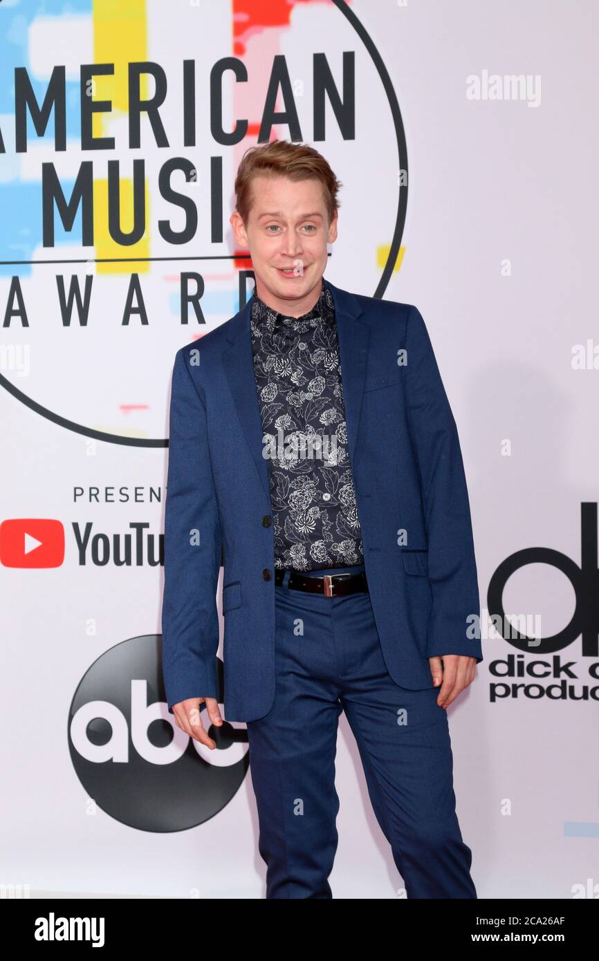 LOS ANGELES - OCT 9: Macaulay Culkin at the 2018 American Music Awards ...