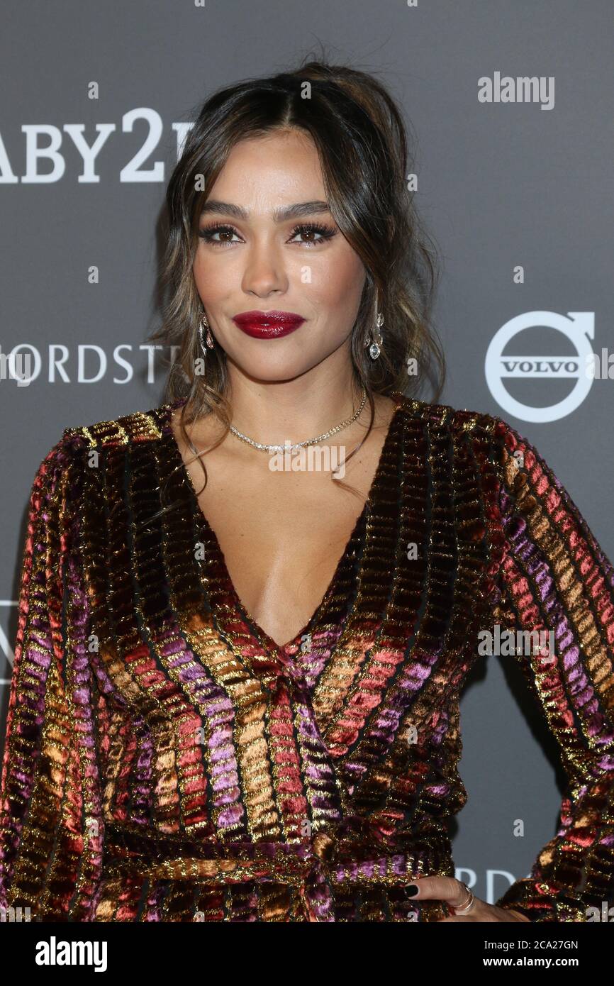 LOS ANGELES - NOV 10: October Gonzalez, Tobie Gonzalez at the 2018 ...