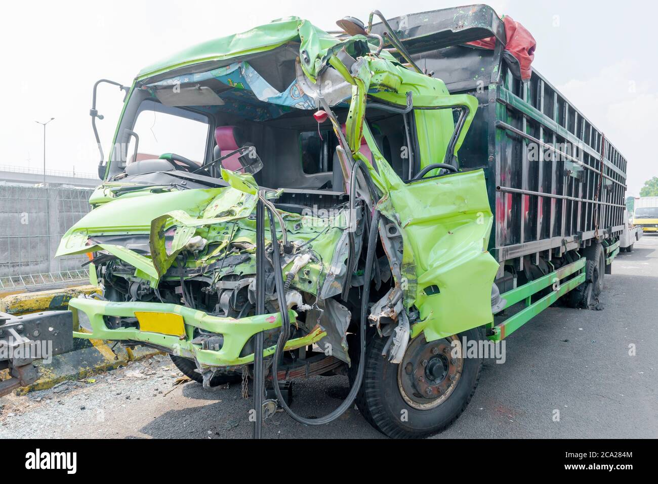 Crash with garbage truck hi-res stock photography and images - Alamy