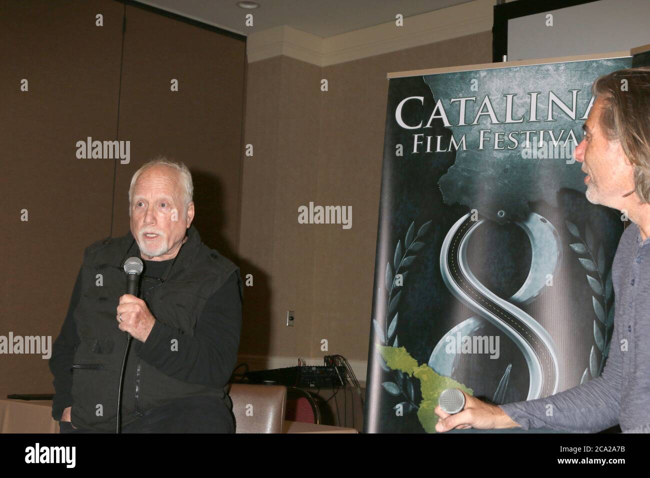 LOS ANGELES - SEP 27: Richard Dreyfuss, Geoff Boucher at the Catalina ...