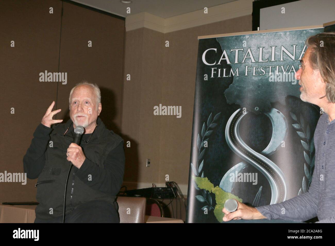 LOS ANGELES - SEP 27: Richard Dreyfuss, Geoff Boucher at the Catalina ...