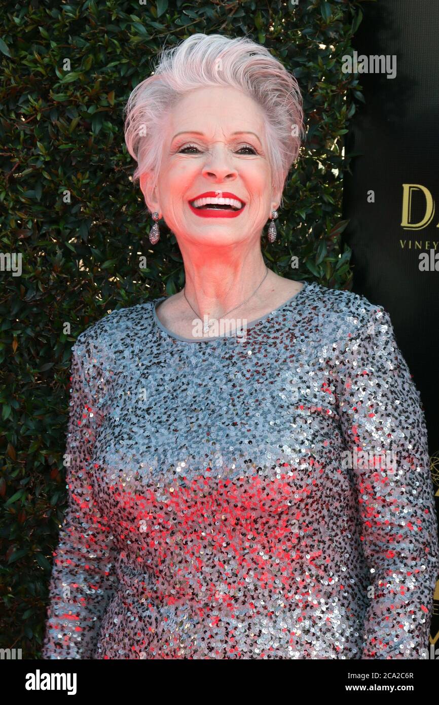 Jennifer bassey hi-res stock photography and images - Alamy