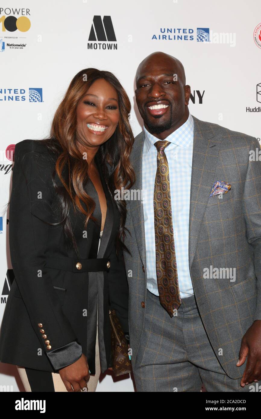 LOS ANGELES - NOV 30: Yolanda Adams, Titus O'Neil at the Ebony Power ...