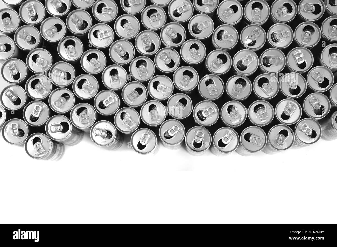 Row of empty beer cans hi-res stock photography and images - Alamy