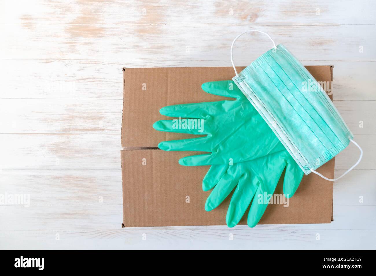 Facemask box hi-res stock photography and images - Alamy