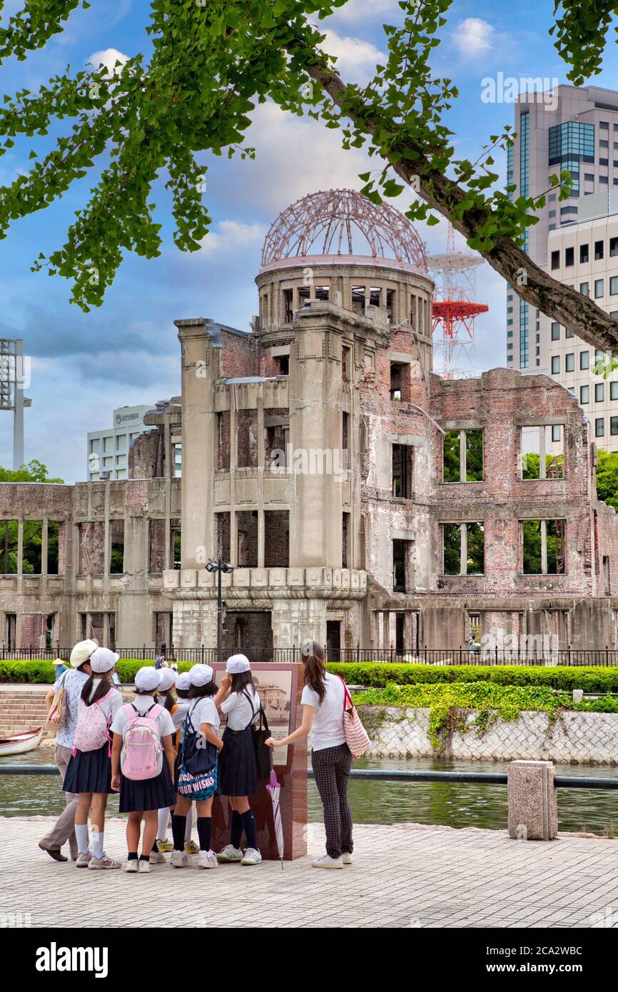 Hiroshima peace memorial park dome hi-res stock photography and images ...