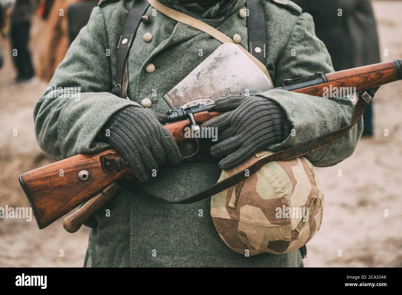 German military shovel hi-res stock photography and images - Alamy