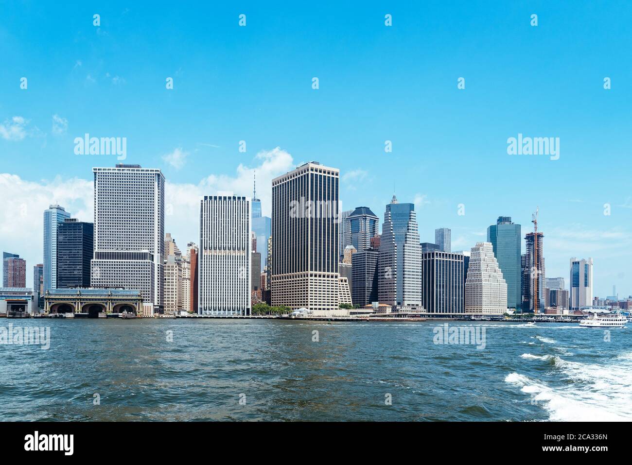 Business outdoors and skyline hi-res stock photography and images - Alamy