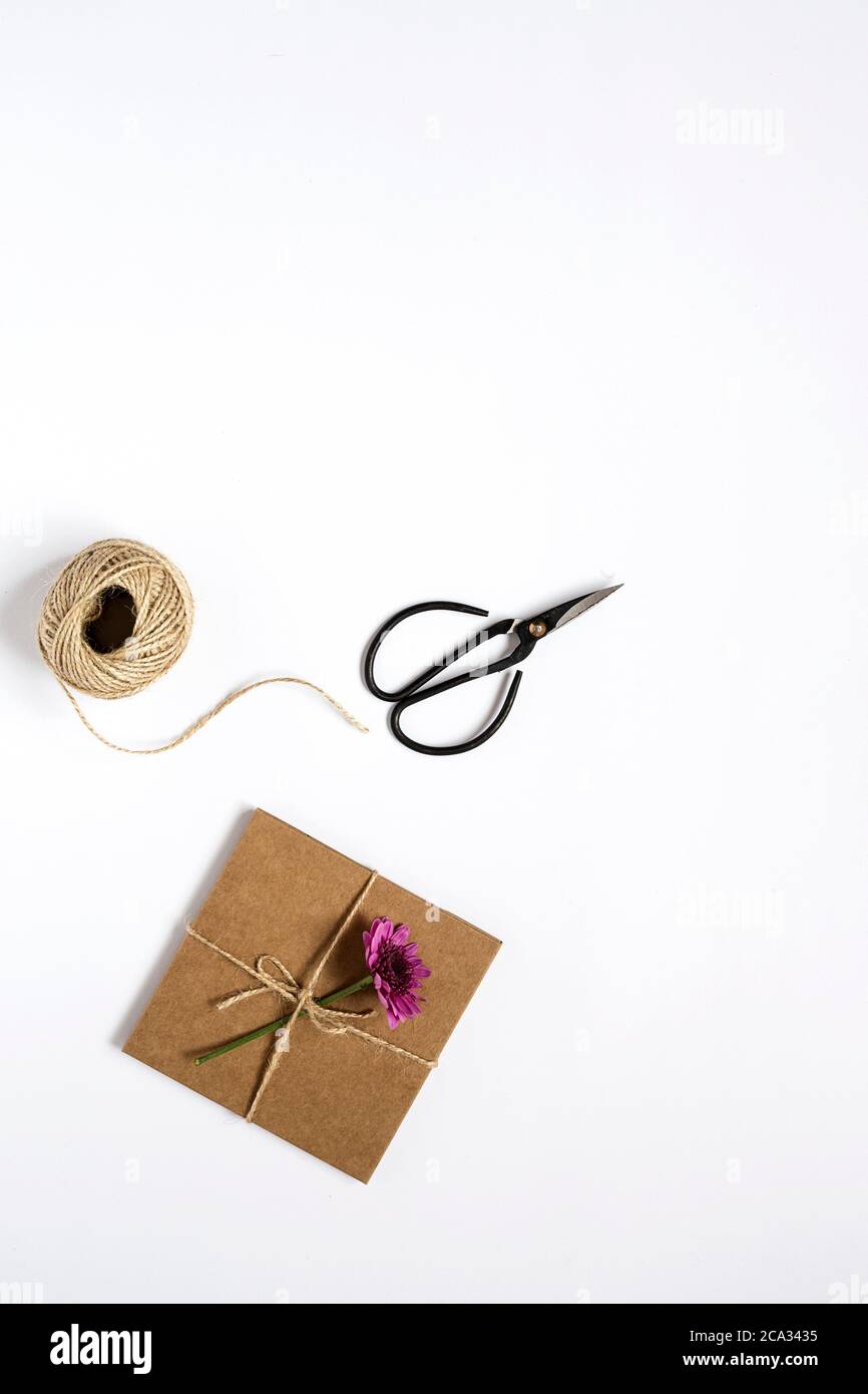 Rope string box hi-res stock photography and images - Alamy