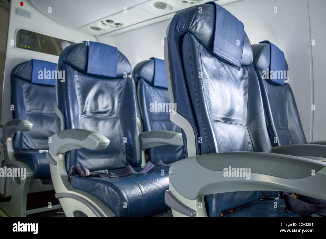 Inside empty airplane hi-res stock photography and images - Alamy