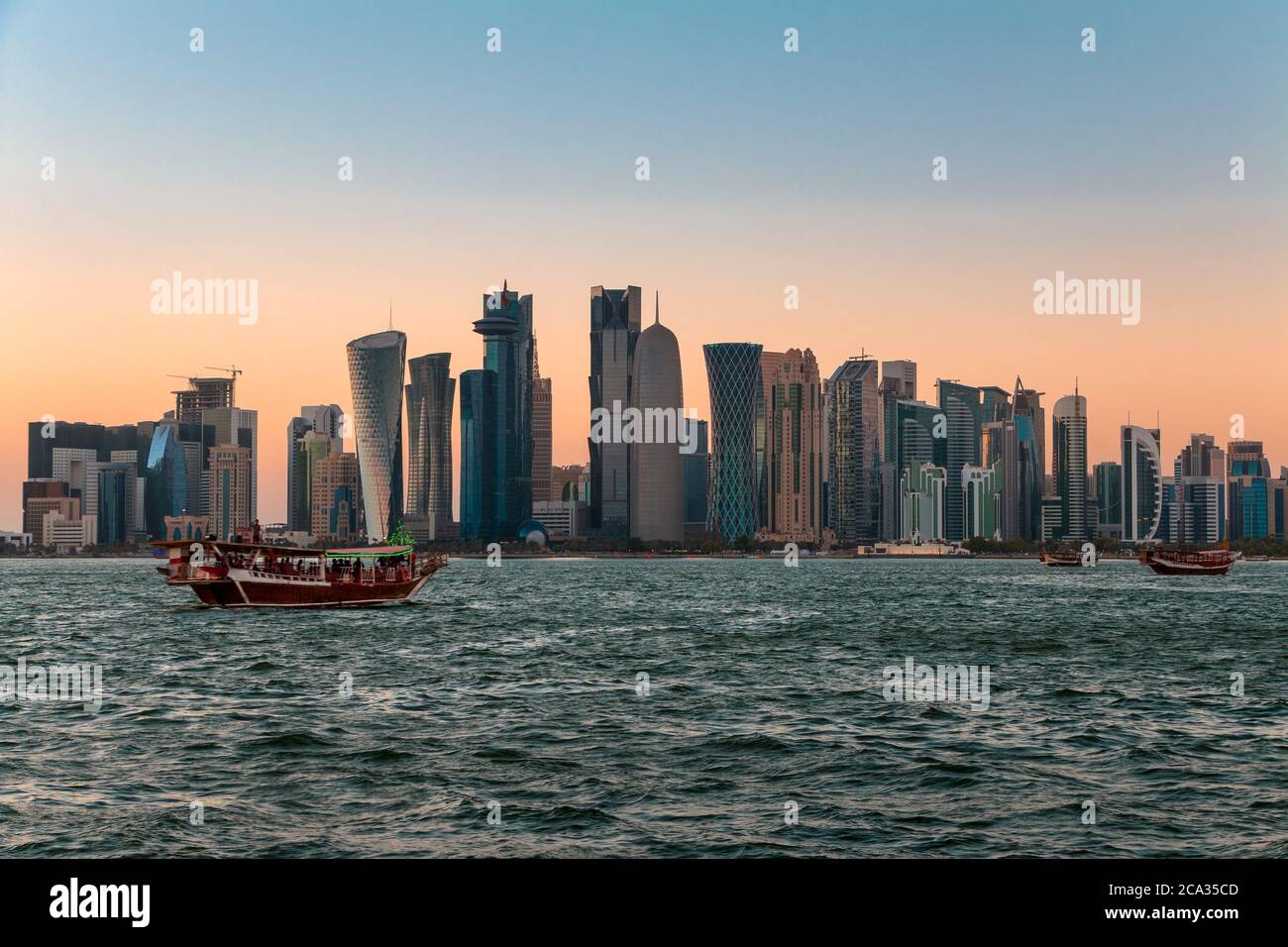 Sunset architecture building doha hi-res stock photography and images ...