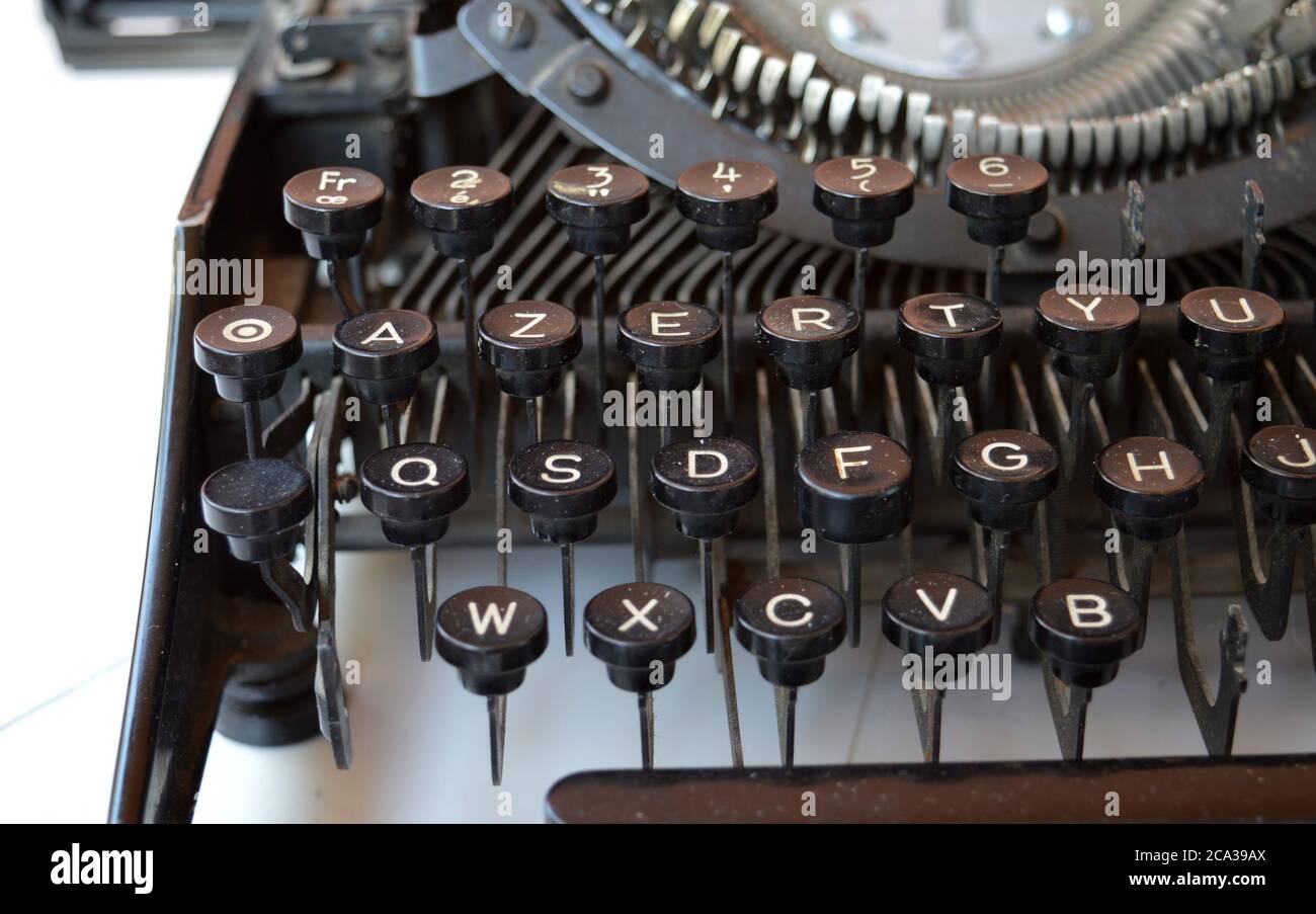 Typewriter blank page paper hi-res stock photography and images - Alamy