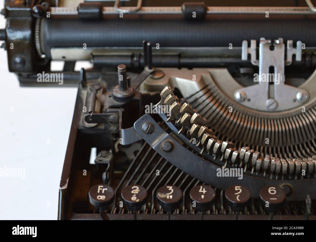 Typewriter with paper hi-res stock photography and images - Alamy