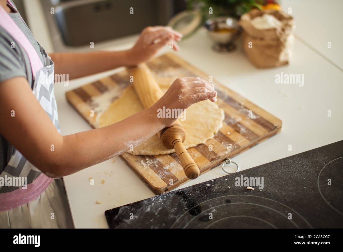 Flatering hi-res stock photography and images - Alamy