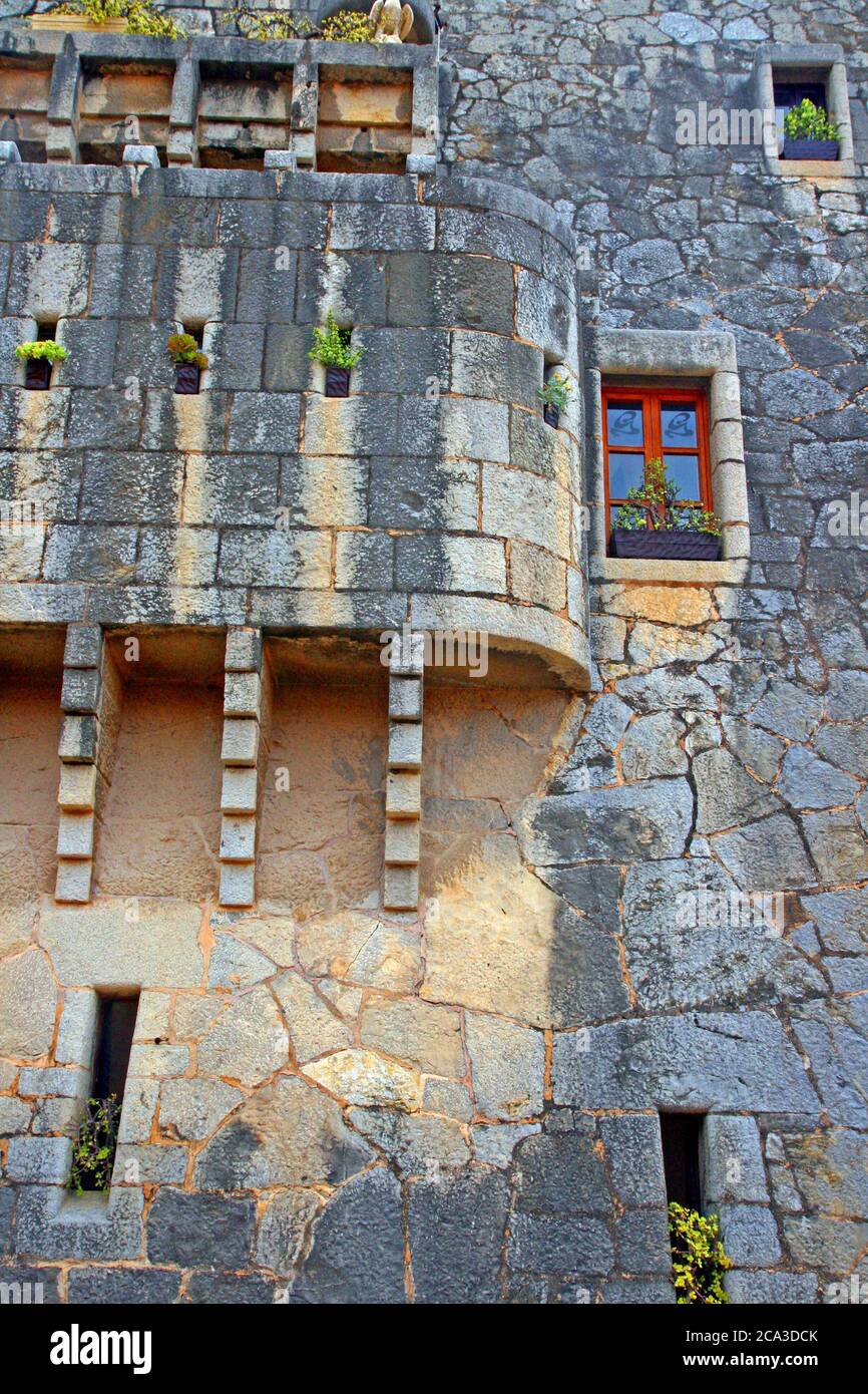 windows, Celler Güell, 1901, modernism, architects Antoni Gaudí and ...
