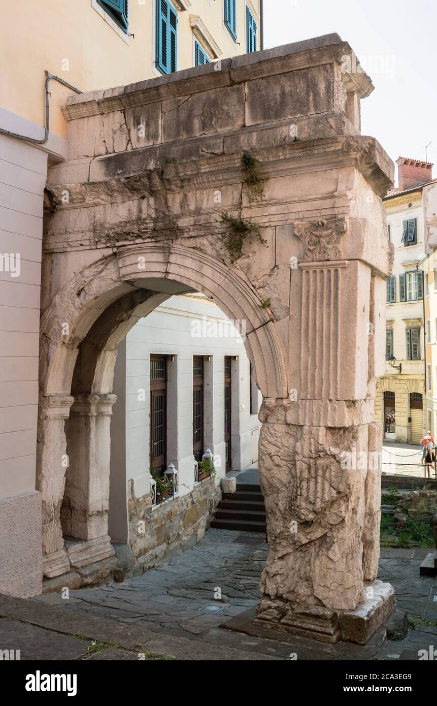 The arco di riccardo hi-res stock photography and images - Alamy