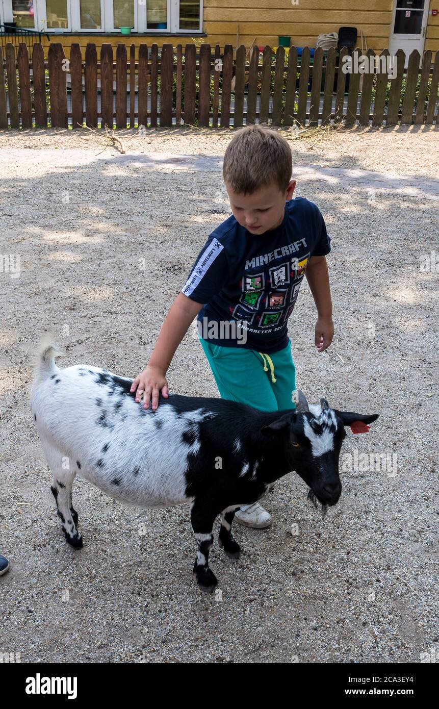 Zoo zagreb hi-res stock photography and images - Alamy