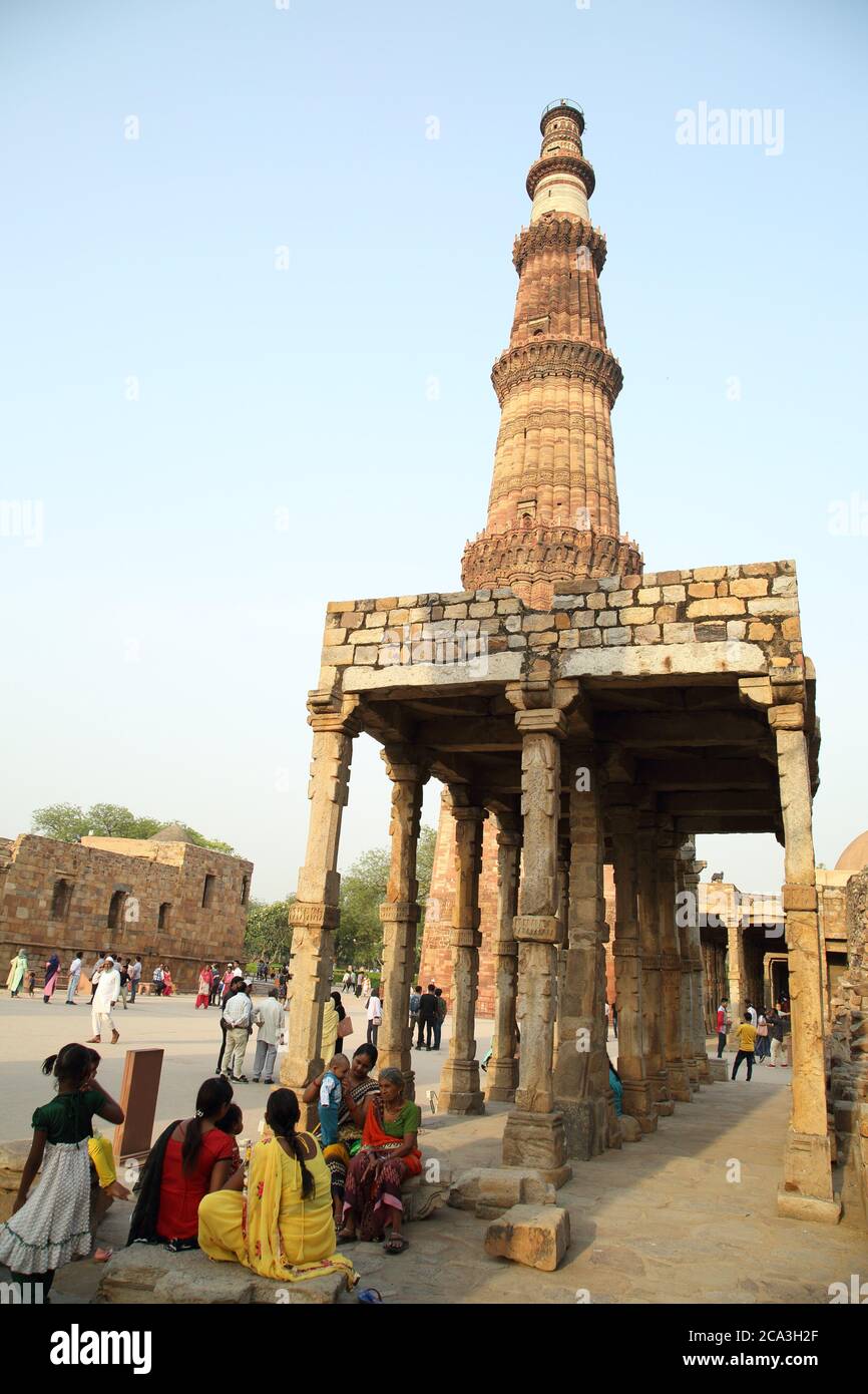 Qutab minar complex hi-res stock photography and images - Alamy