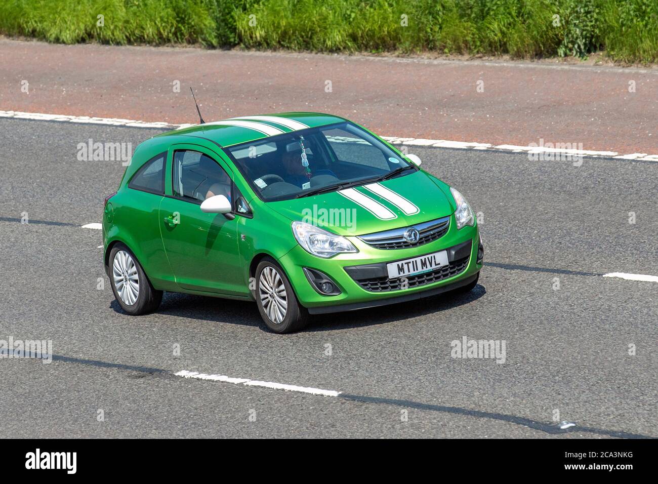 Vauxhall corsa excite green cars hi-res stock photography and images ...