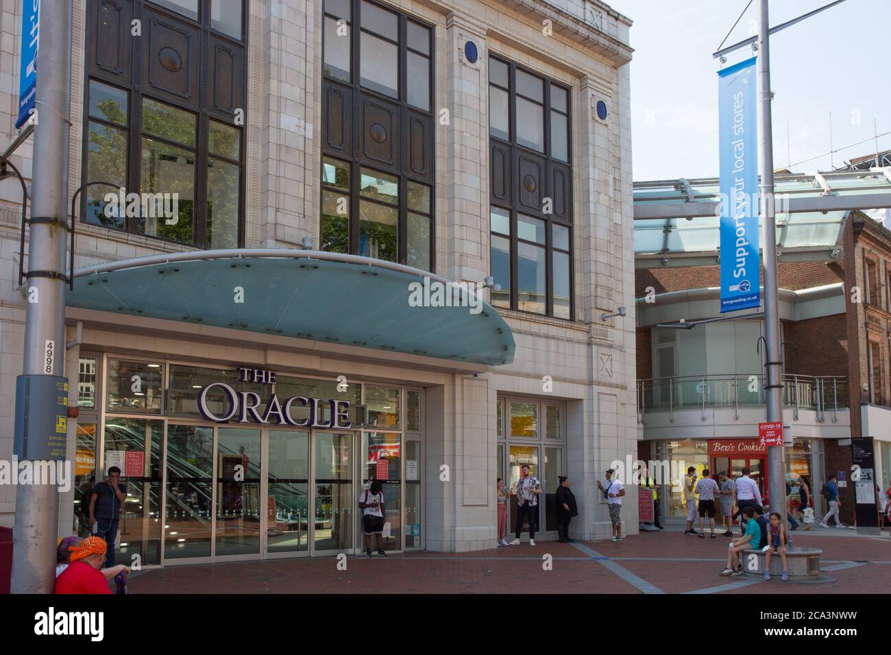 Reading berkshire town centre hi-res stock photography and images - Alamy