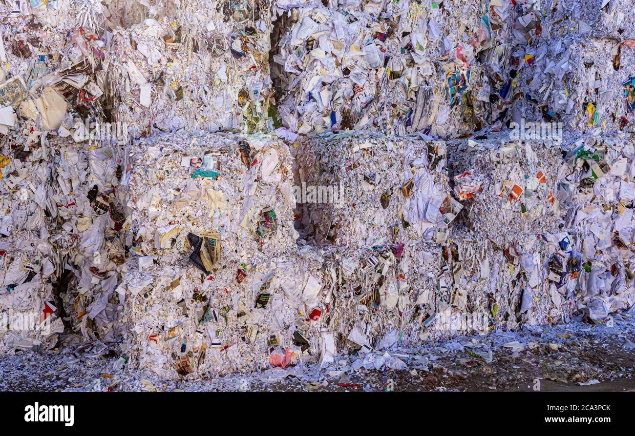 Bales waste paper waste recycling hi-res stock photography and images ...
